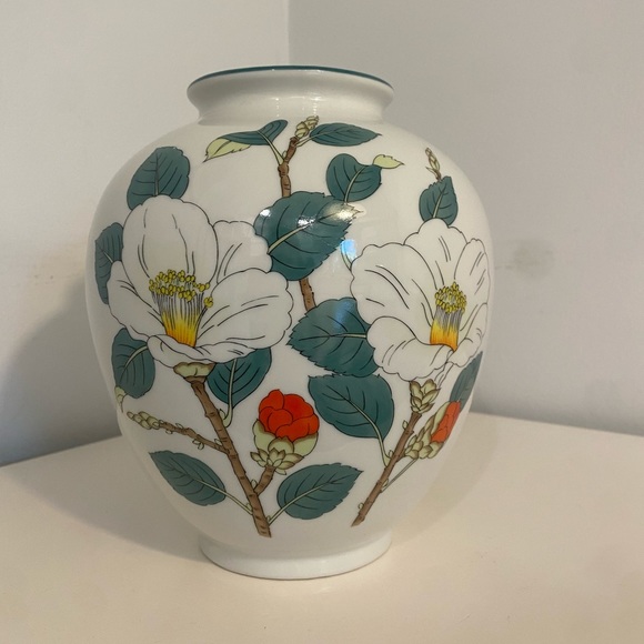 Accents | Vintage Japan Rosenthal Floral Magnolia Ginger Jar Vase ...